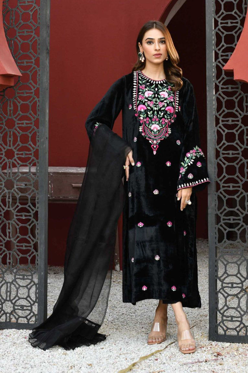 Velvet Luxe – Zona Shaham